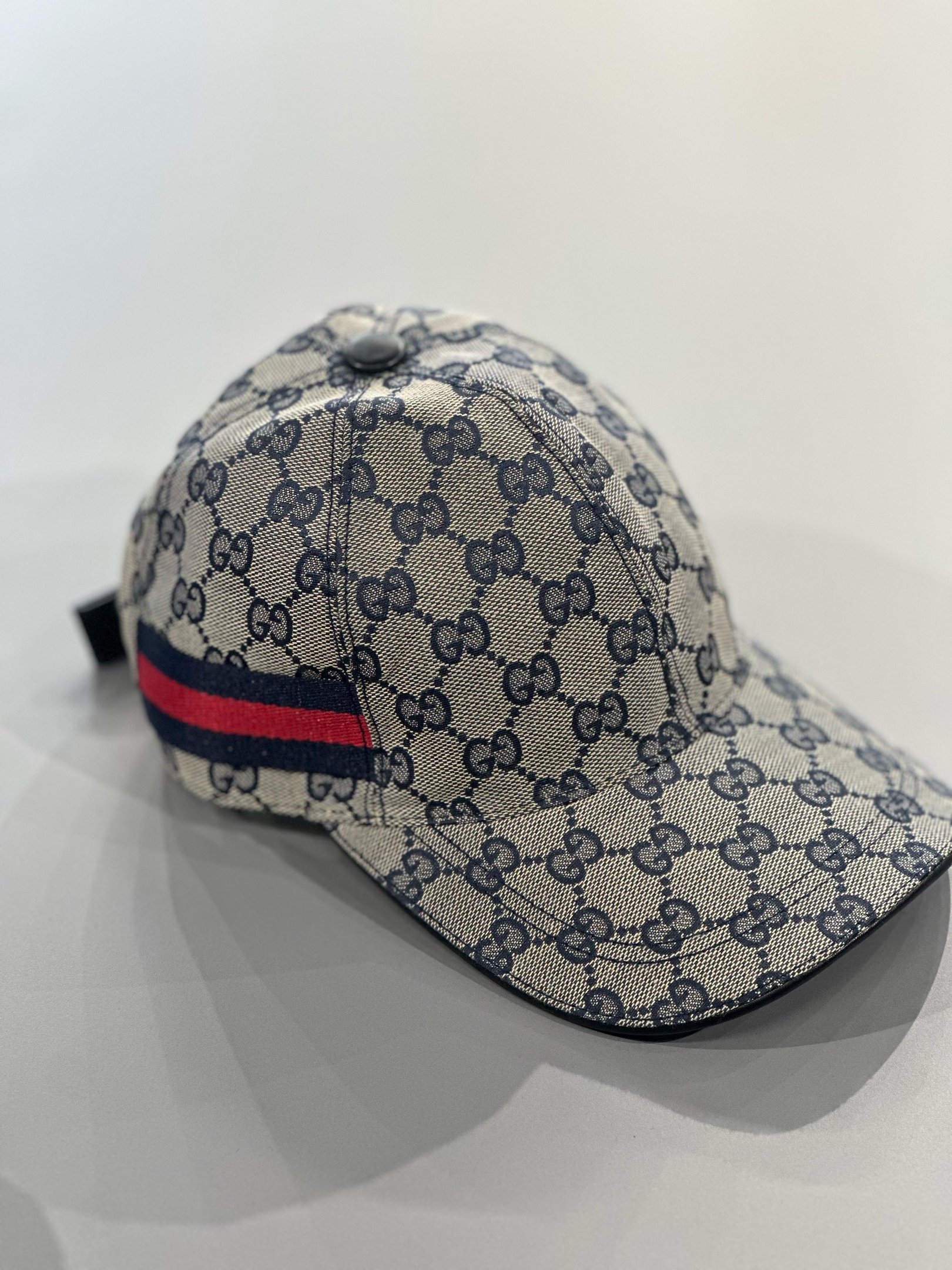 Boné Gucci Premium com Faixa na Lateral 2025 | Caio Multimarcas