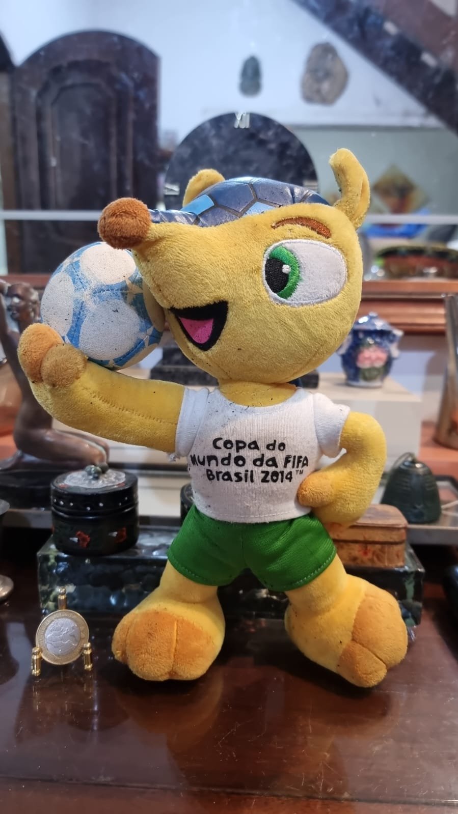 Pelúcia rara do mascote Fuleco da copa do mundo | Pescadores de Relíquias